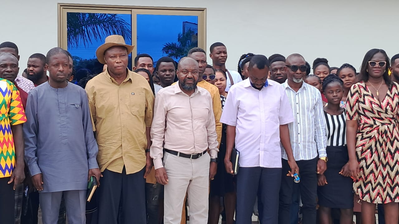 Michael Aidoo gives 120 students full scholarships - BossuTv